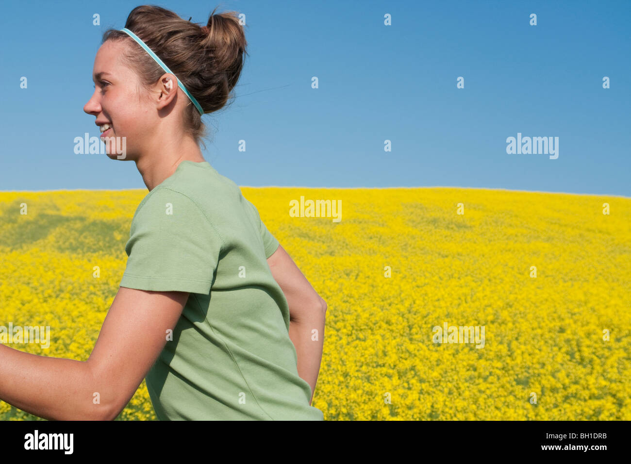 Profile runner woman running hi-res stock photography and images - Alamy