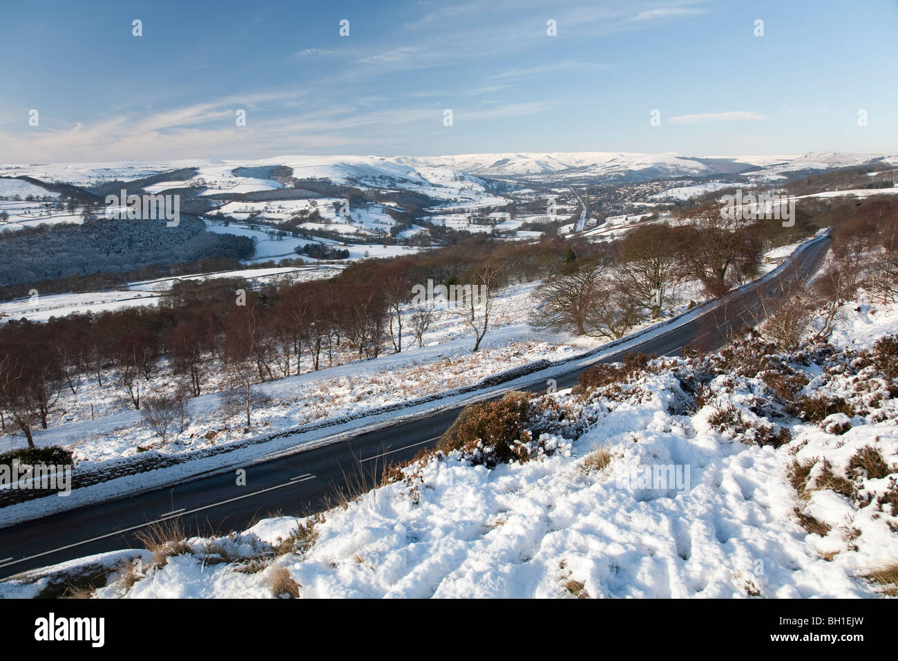 Hathersage snow winter view hi-res stock photography and images - Alamy