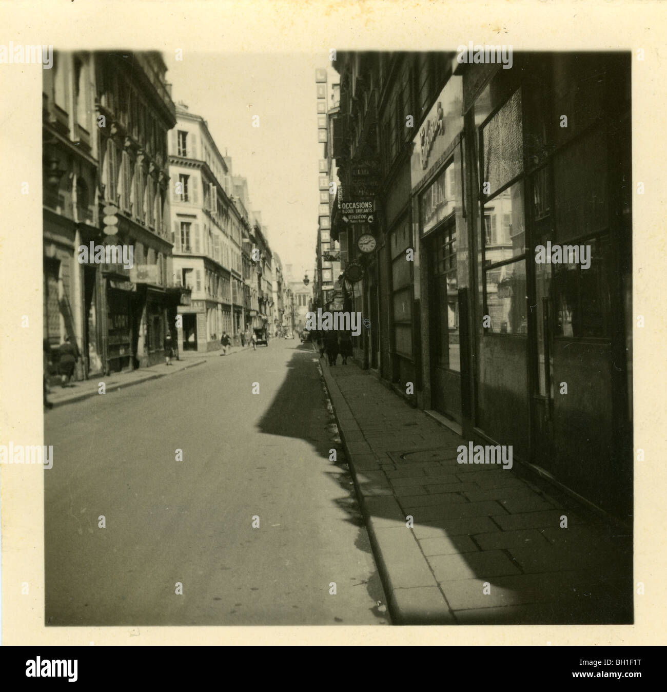 Street scene in liberated Paris, France at the conclusion of WWII Stock ...