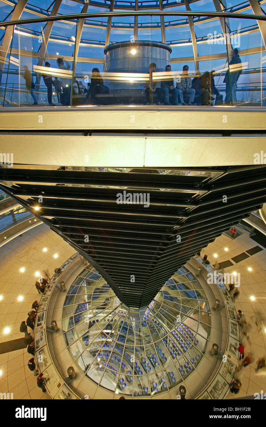Dome of the reichstag building hi-res stock photography and images - Alamy