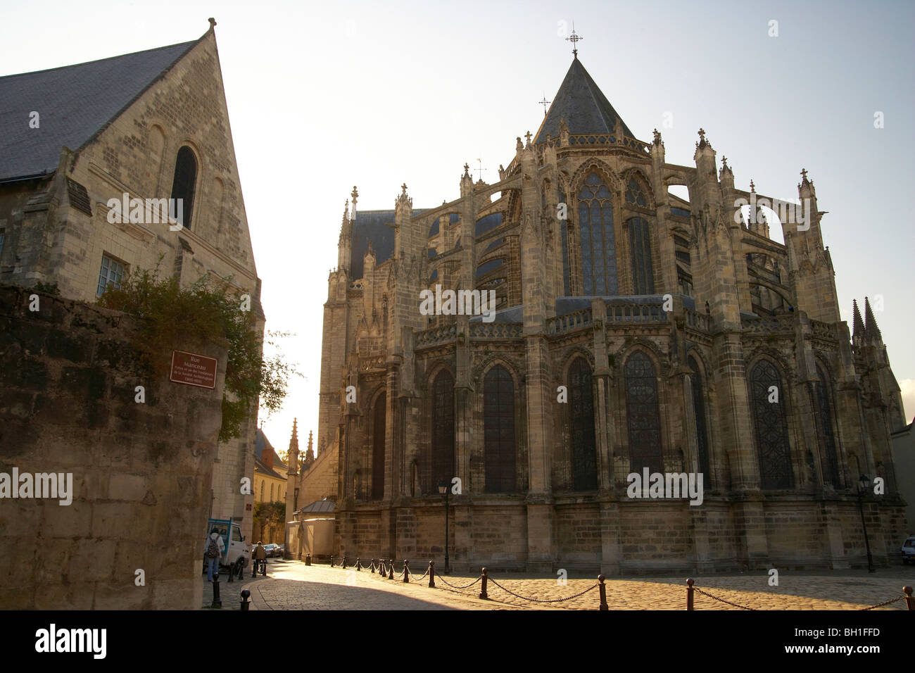 Tours Cathedral, Saint Gatiens cathedral, The Way of St. James, Chemins ...