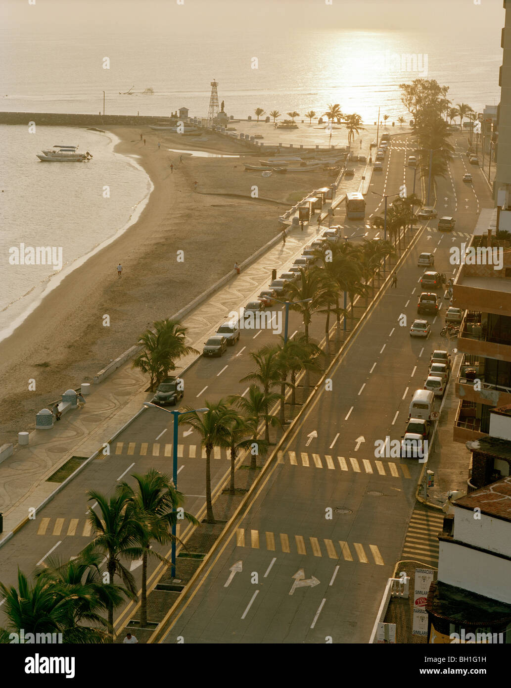 View at the deserted promenade Playa Villa del Mar at sunrise, Veracruz ...