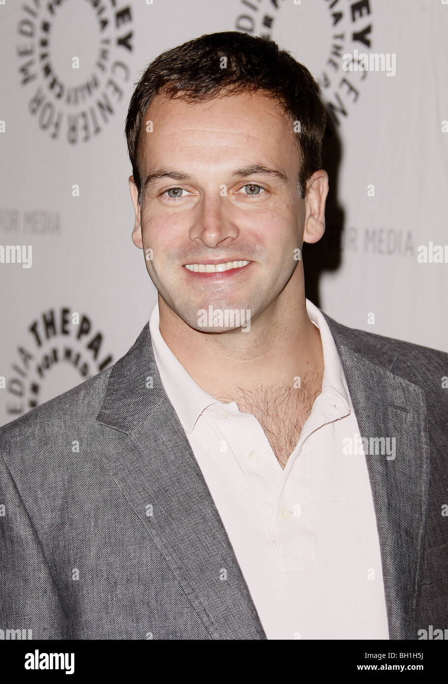 JONNY LEE MILLER ACTOR BEVERLY HILLS CA USA 20/10/2008 Stock Photo - Alamy