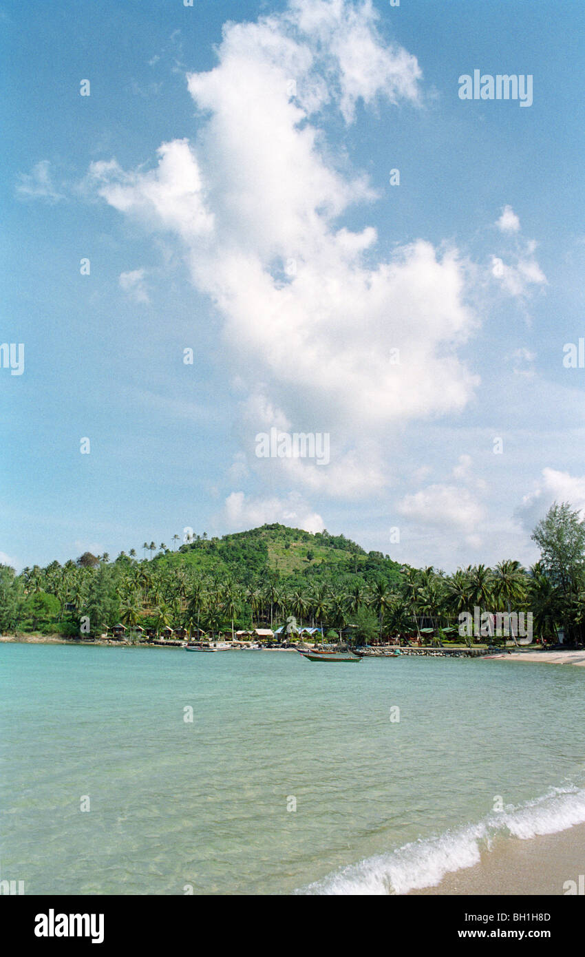 View to beach of Mae Hat Bay, Ko Pha Ngan, Thailand Stock Photo - Alamy