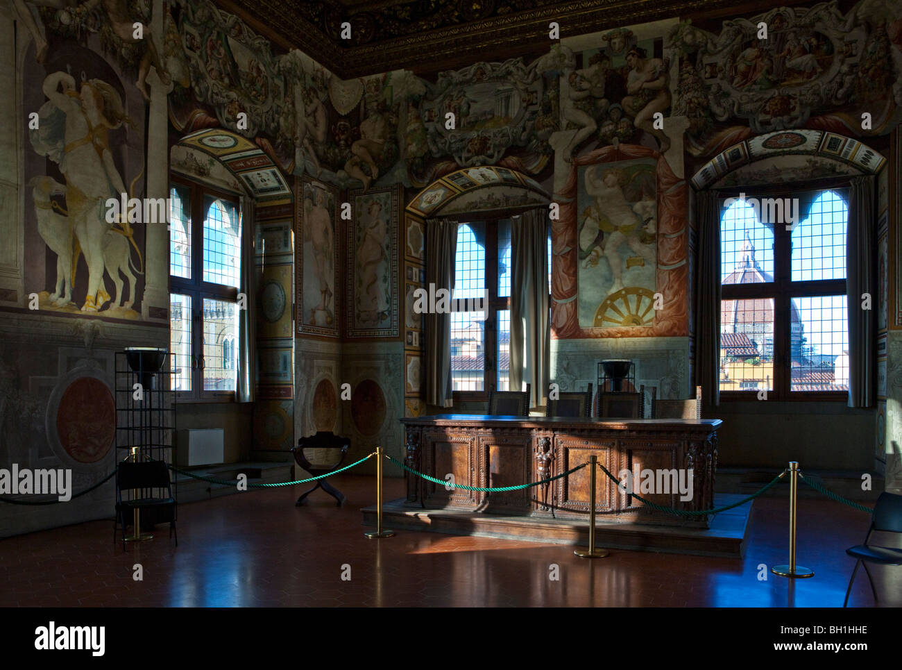 Italy,Tuscany,Florence,the Palazzo Vecchio inside Stock Photo - Alamy