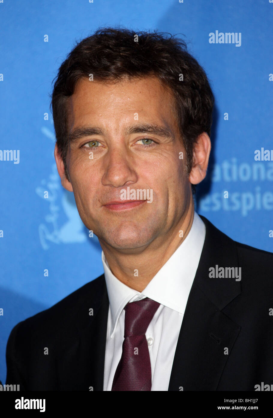 CLIVE OWEN ACTOR THE GRAND HYATT POTSDAMER PLATZ BERLIN GERMANY 05/02 ...
