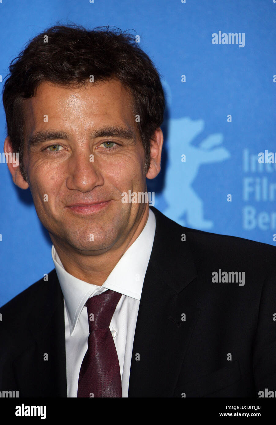 CLIVE OWEN ACTOR THE GRAND HYATT POTSDAMER PLATZ BERLIN GERMANY 05/02 ...