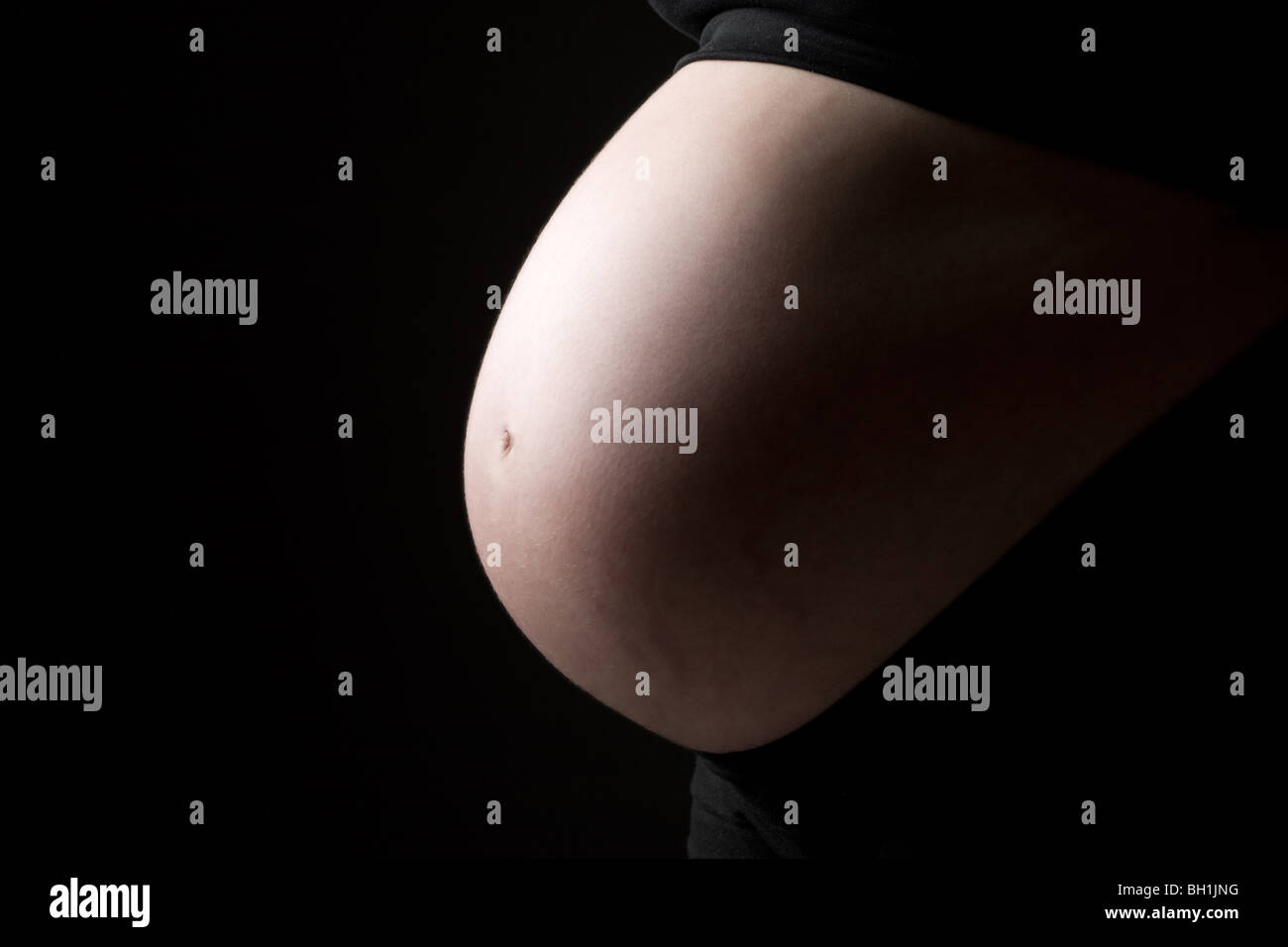 Pregnant ladies hi-res stock photography and images - Alamy