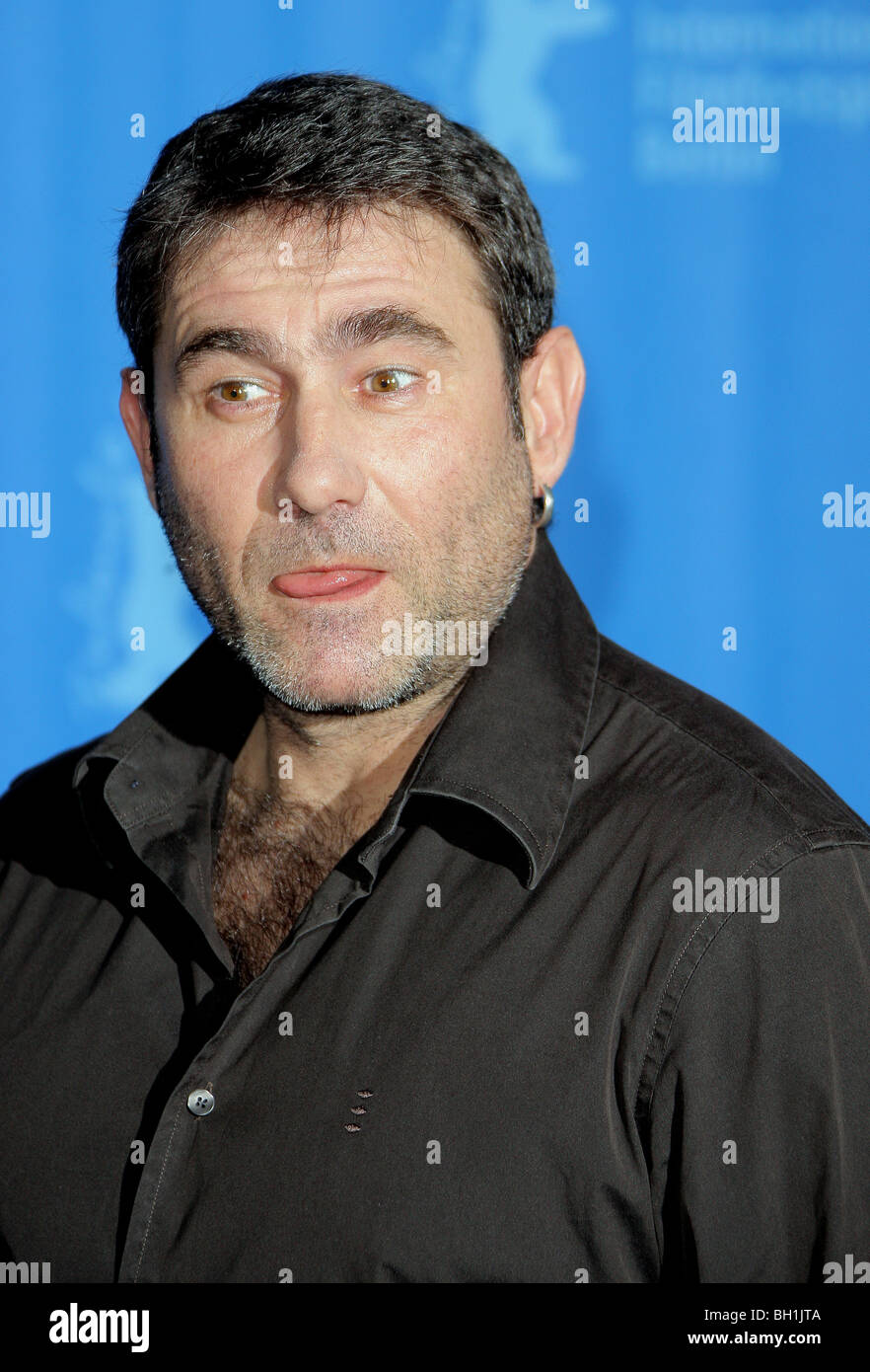 SERGI LOPEZ ACTOR THE GRAND HYATT POTSDAMER PLATZ BERLIN GERMANY 06/02 ...