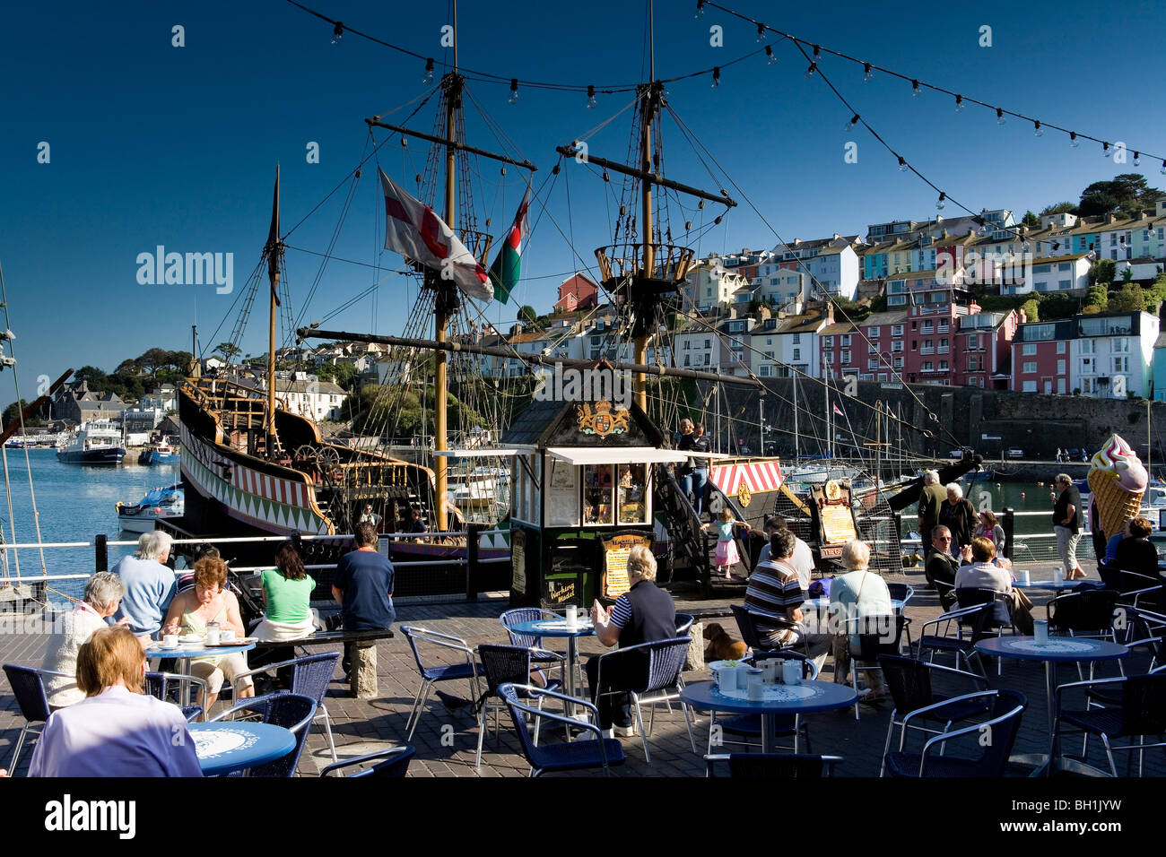 Sir francis drake ship hi-res stock photography and images - Alamy