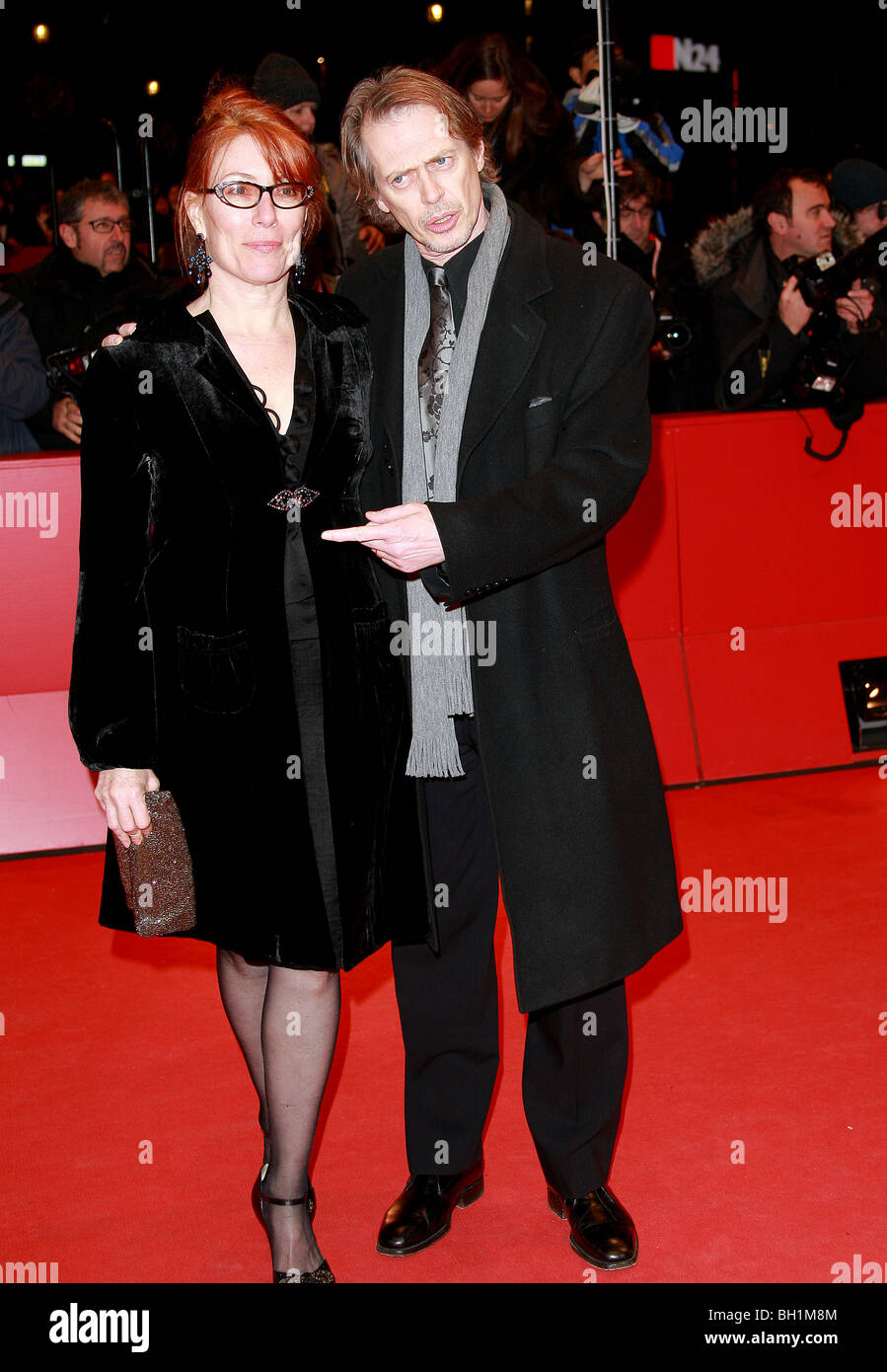 STEVE BUSCEMI & WIFE ACTOR BERLINALE PALAST POTSDAMER PLATZ BERLIN ...