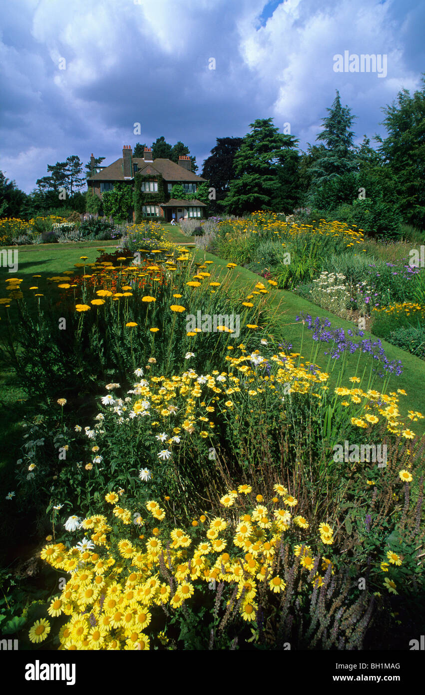 Shaw’s corner hi-res stock photography and images - Alamy