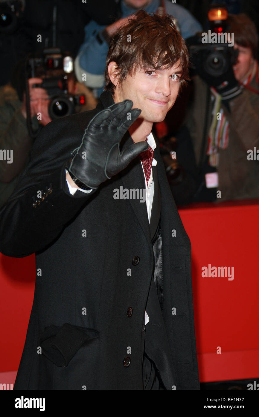 ASHTON KUTCHER ACTOR BERLINALE PALAST POTSDAMER PLATZ BERLIN GERMANY 11 ...