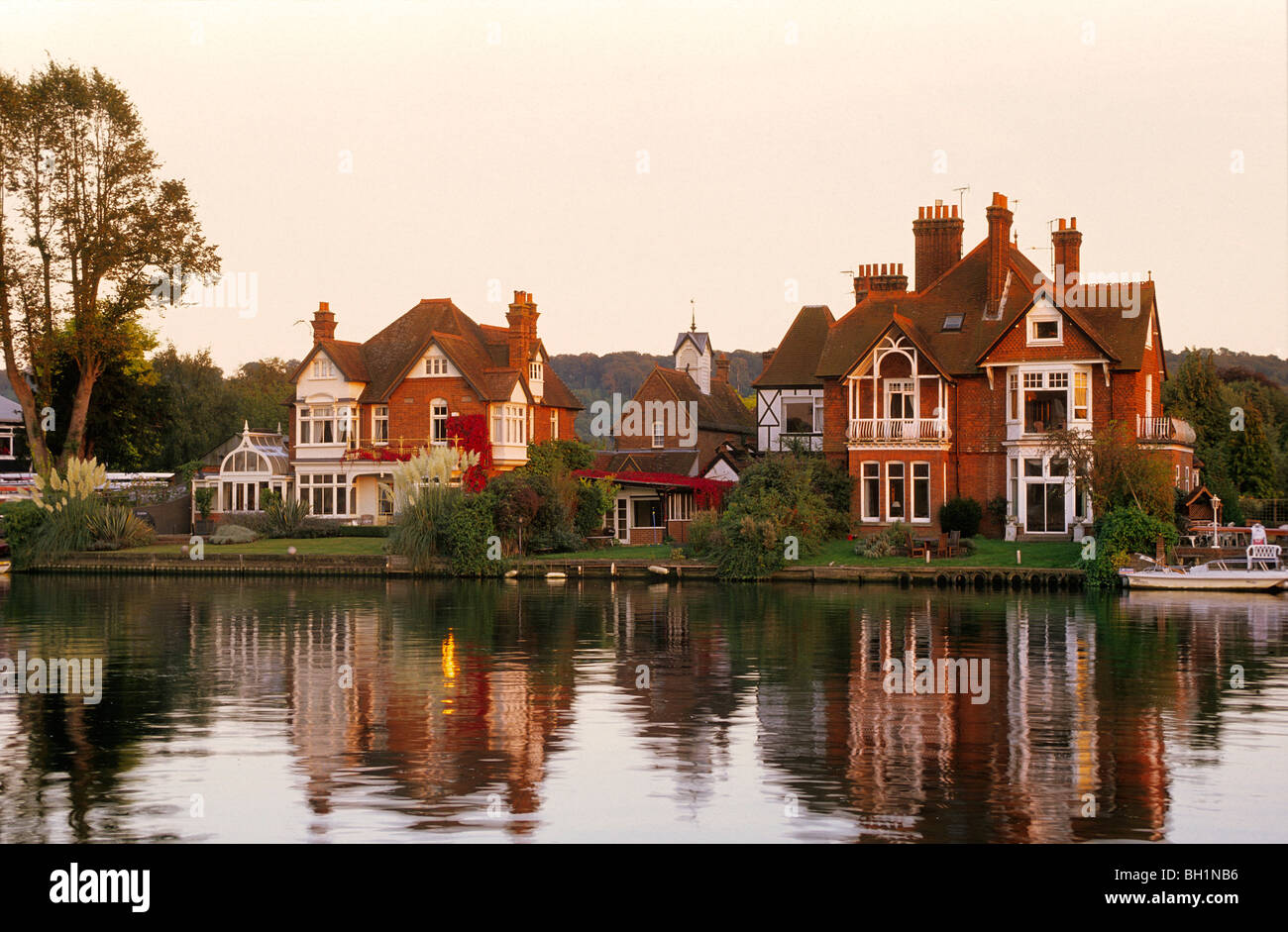 Europe, England, Buckinghamshire, Marlow, river Thames Stock Photo - Alamy
