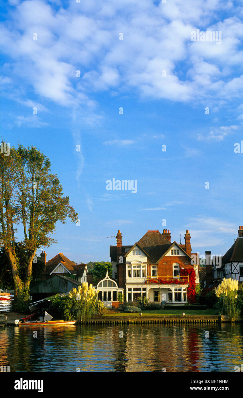 Marlow england thames hi-res stock photography and images - Alamy