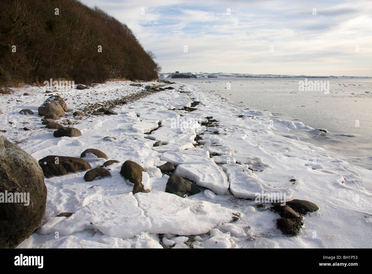 An icy and cold beach Stock Photo - Alamy