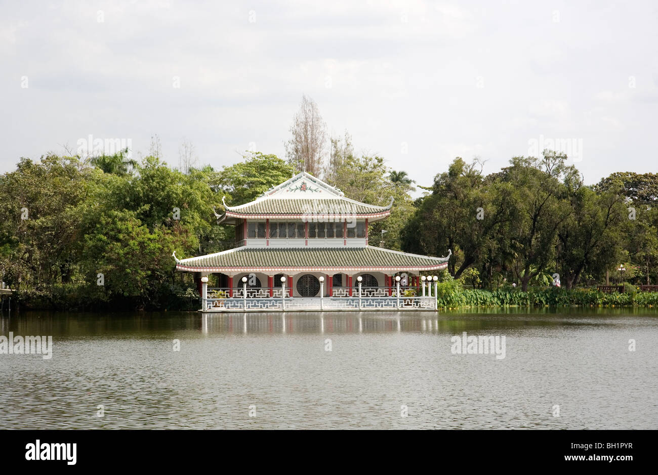 Traditional Chinese house Stock Photo - Alamy
