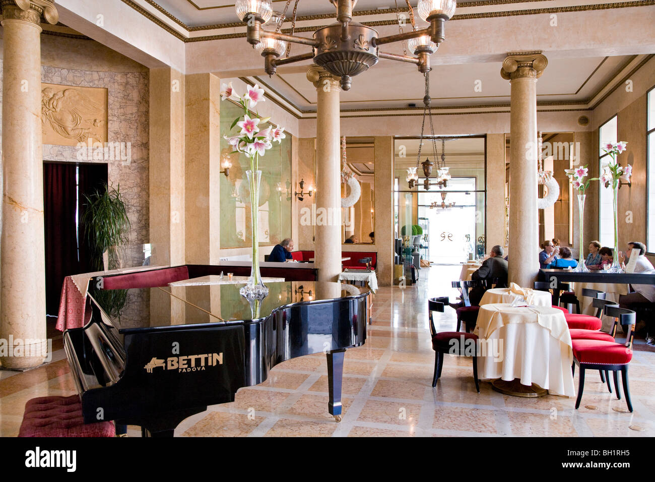 Caffe Pedrocchi, Padua, Veneto, Italy Stock Photo - Alamy