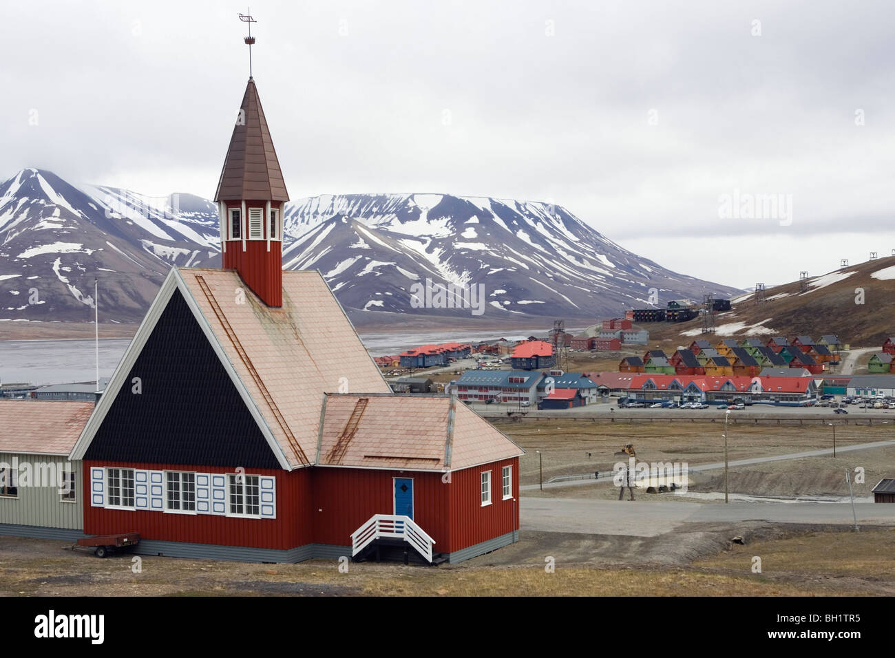 Spitsbergen svalbard longyearbyen church hi-res stock photography and ...
