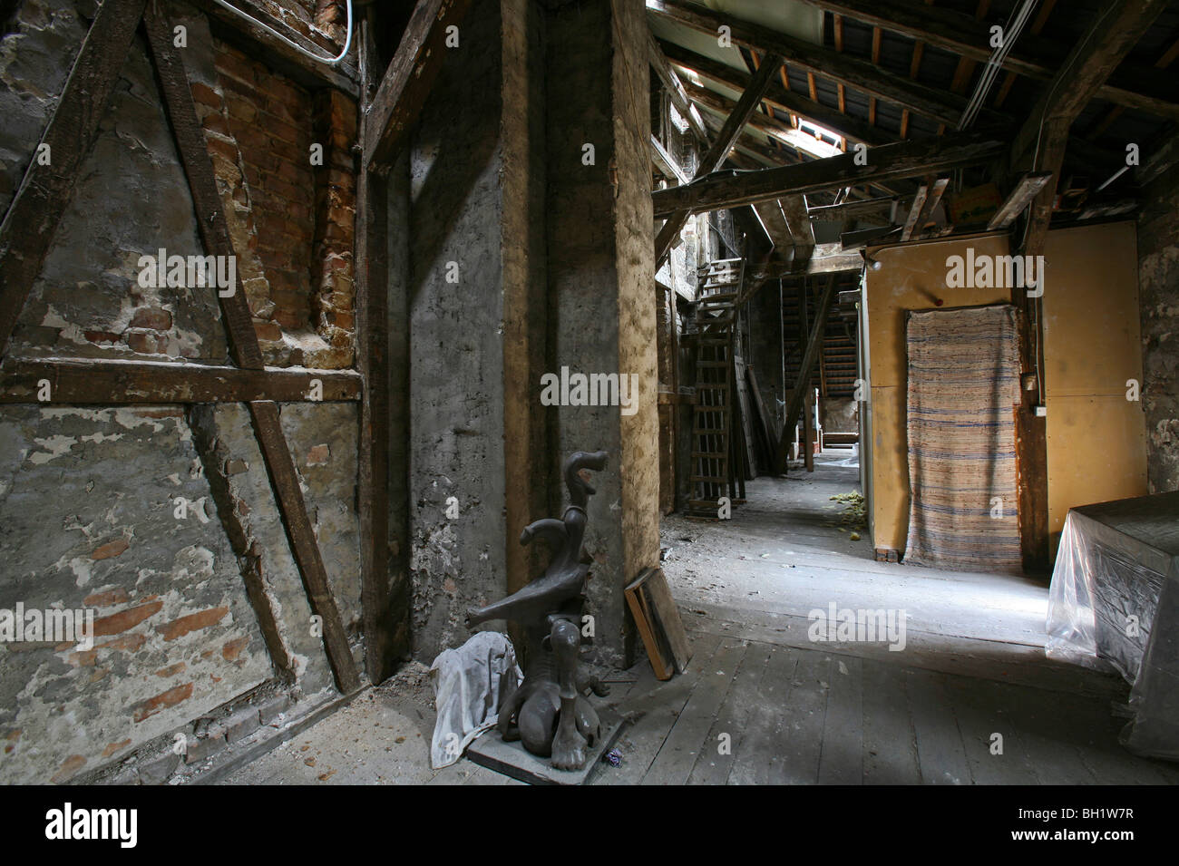 roof attic with rope winch in old house in Berlin Stock Photo - Alamy