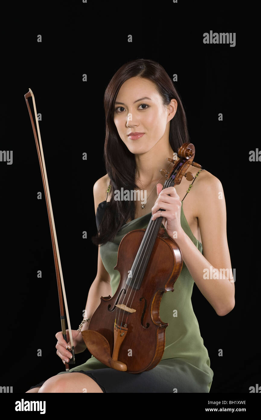 Long shot elegant asian woman hi-res stock photography and images - Alamy
