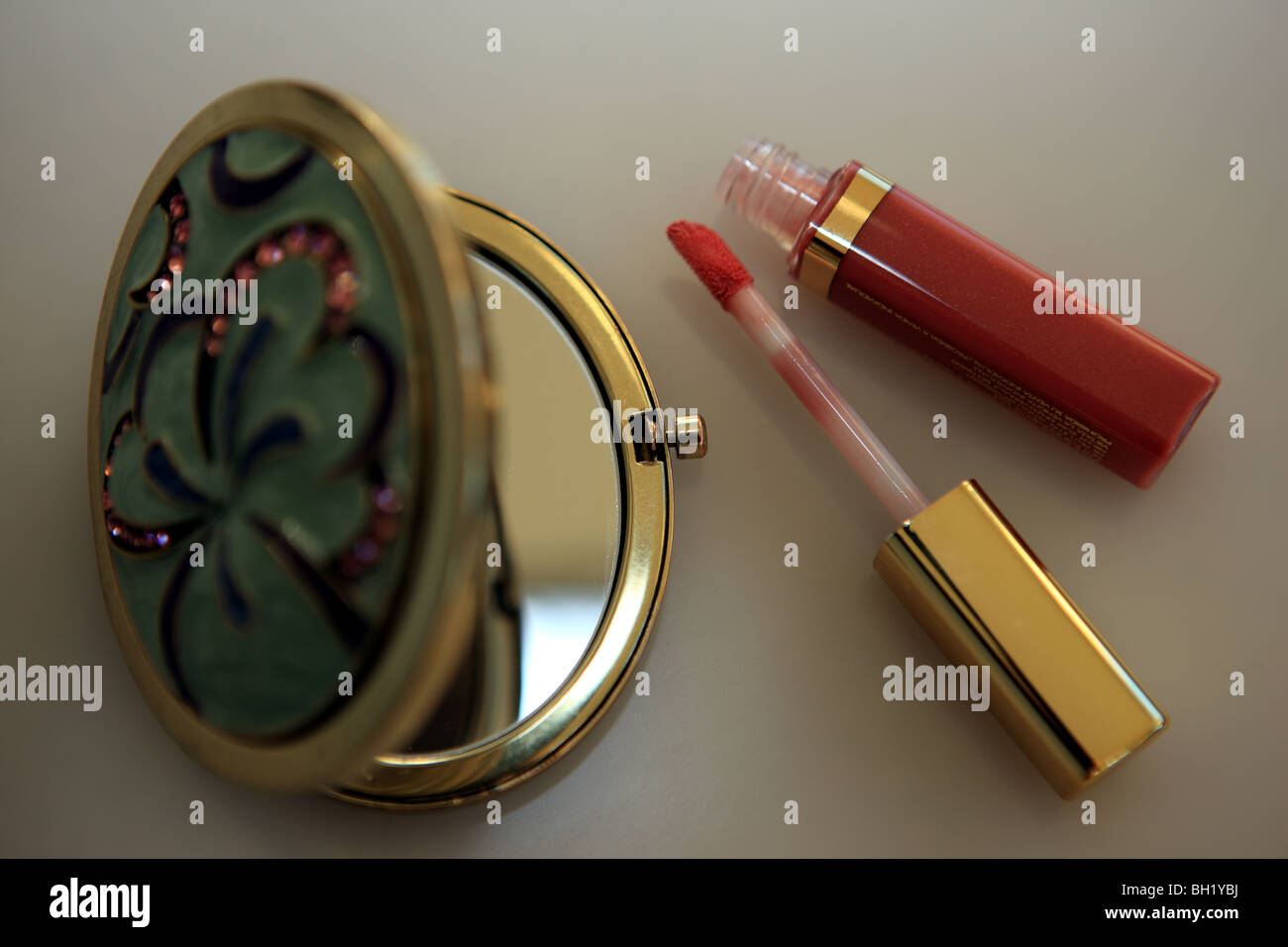 Compact and lipstick Stock Photo - Alamy