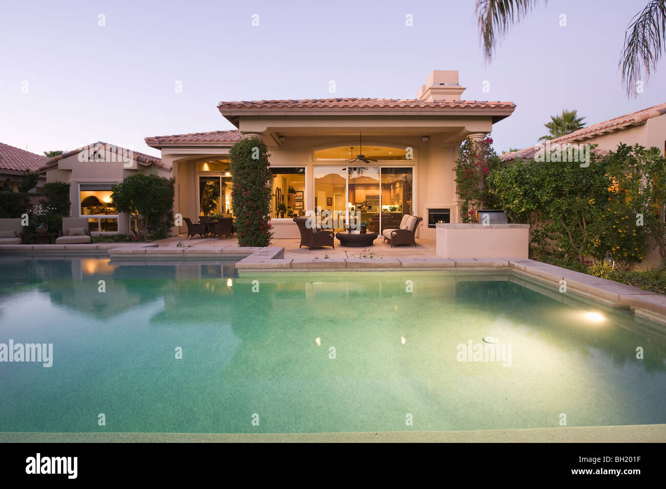House palm springs pool hi-res stock photography and images - Alamy