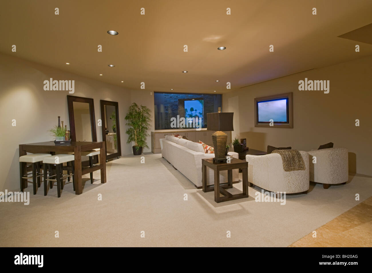 Entertainment suite hi-res stock photography and images - Alamy