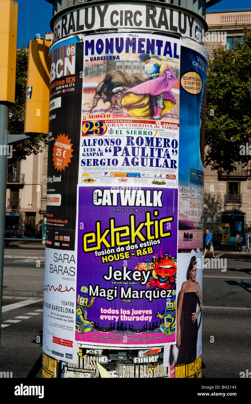 Advertising columns hi-res stock photography and images - Alamy