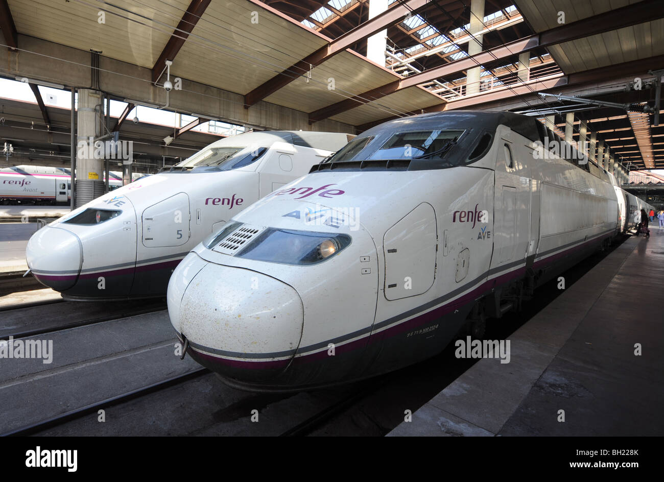 Ave train spain atocha High Resolution Stock Photography and Images - Alamy