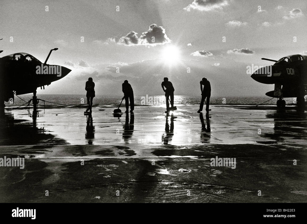 Navy sailors swabbing the deck hi-res stock photography and images - Alamy