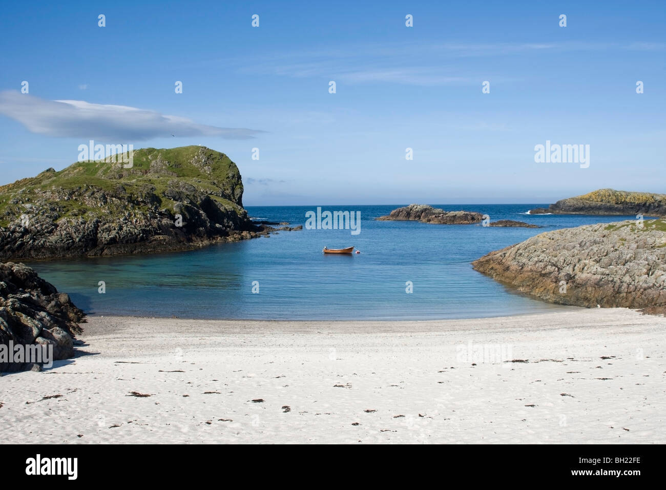 Small boat parked near a beach Stock Photo - Alamy