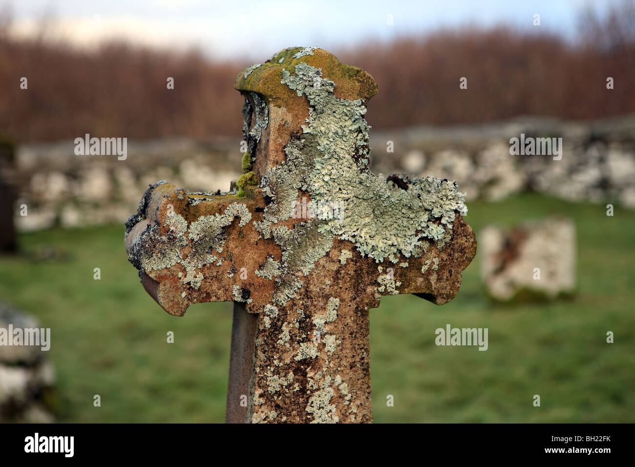 Gravestones gravestone graveyard hi-res stock photography and images ...