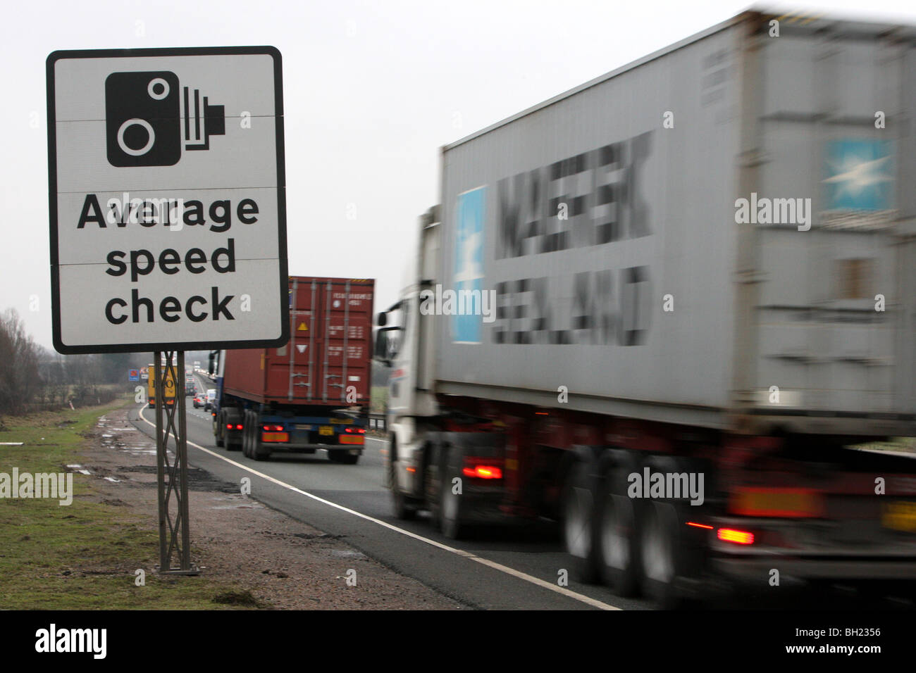 AVERAGE SPEED CAMERAS ON THE A14 IN CAMBRIDGESHIRE Stock Photo - Alamy