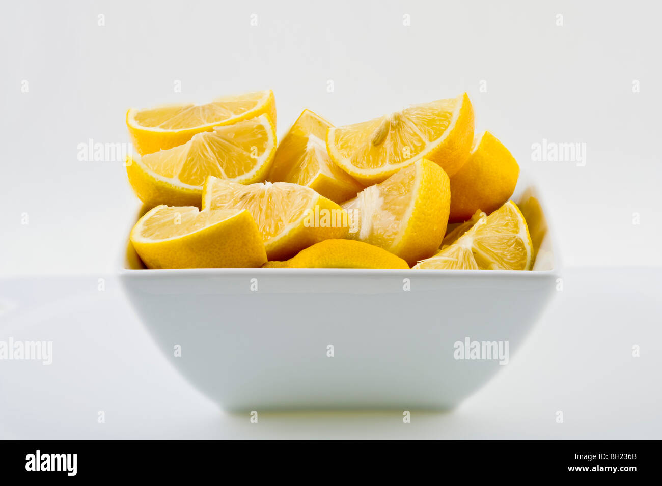Fruit quarters hi-res stock photography and images - Alamy