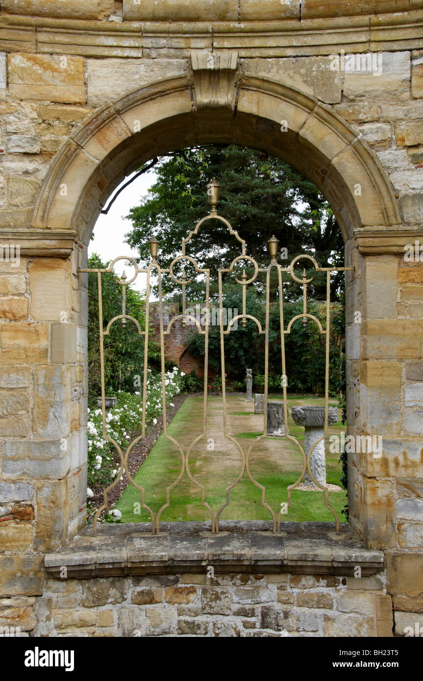 Garden window hi-res stock photography and images - Alamy