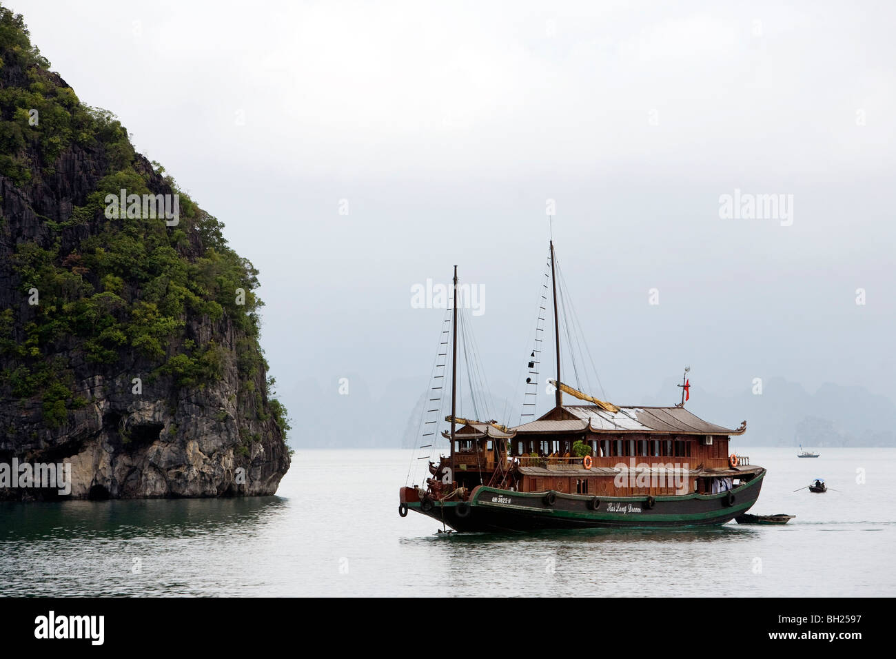 Ocean going passenger vessels hi-res stock photography and images - Alamy