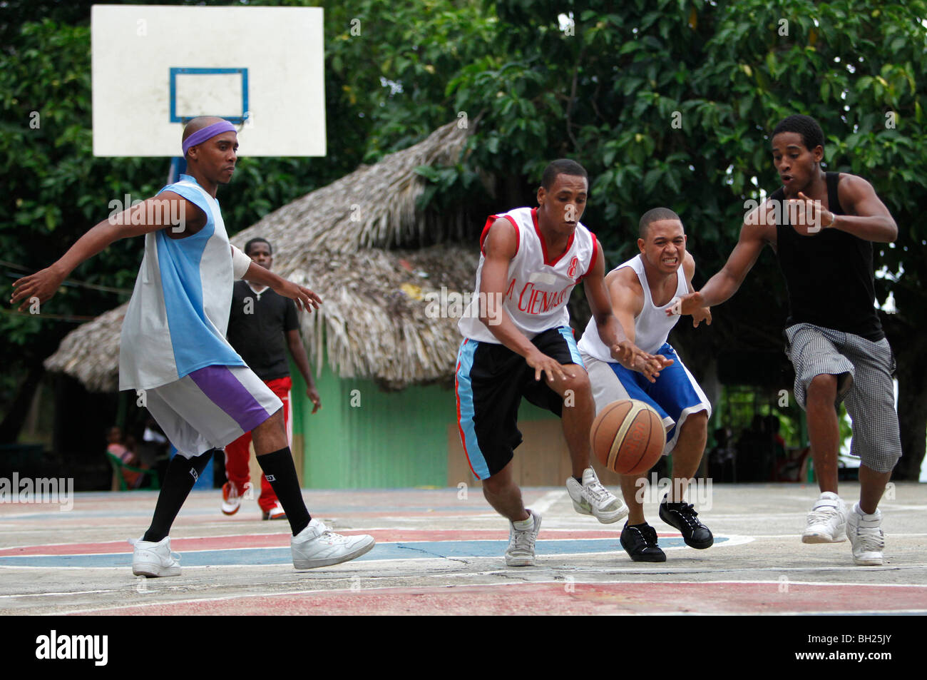 Basketball hi-res stock photography and images - Alamy