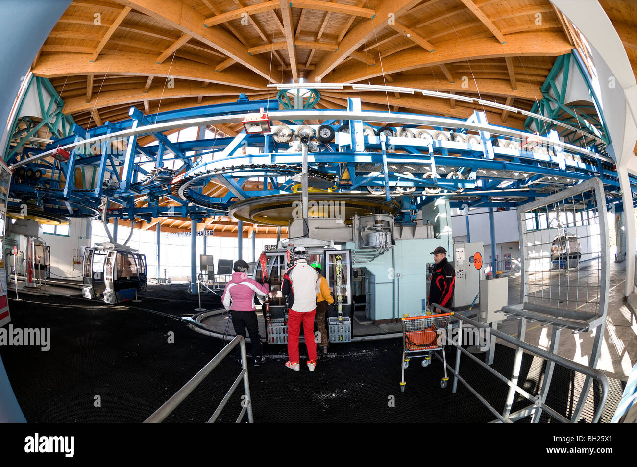 Lift interior hi-res stock photography and images - Alamy