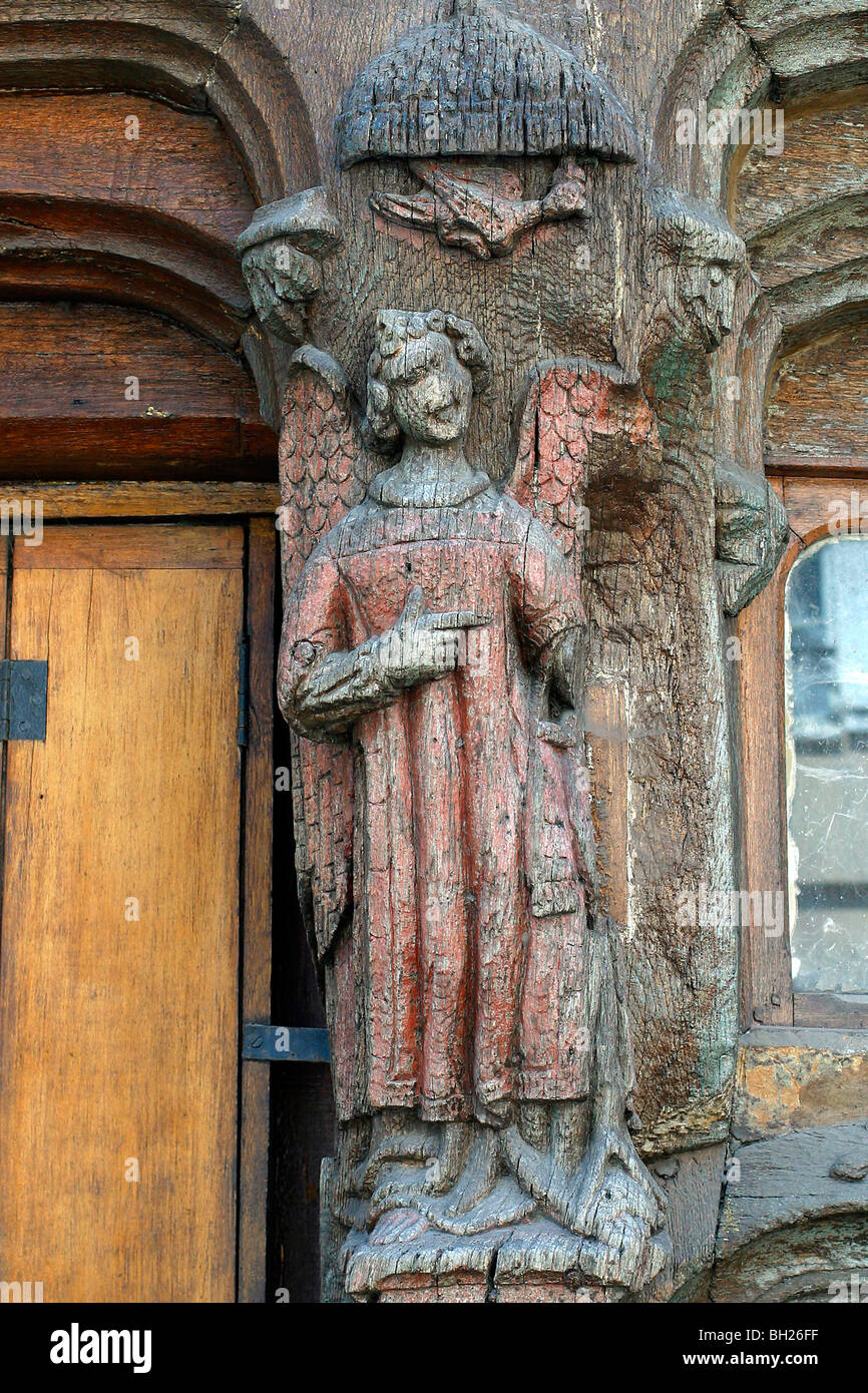 HOUSE WITH A SCULPTED WOOD F'ÆADE, EPERNON, EURE-ET-LOIR (28), FRANCE ...
