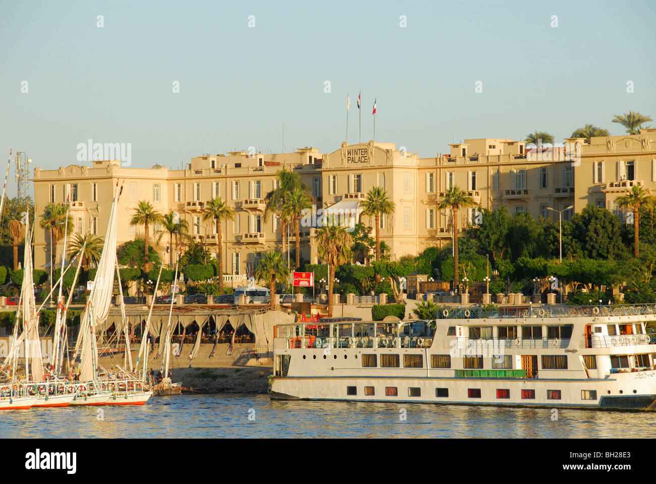Old winter palace hotel luxor hi-res stock photography and images - Alamy