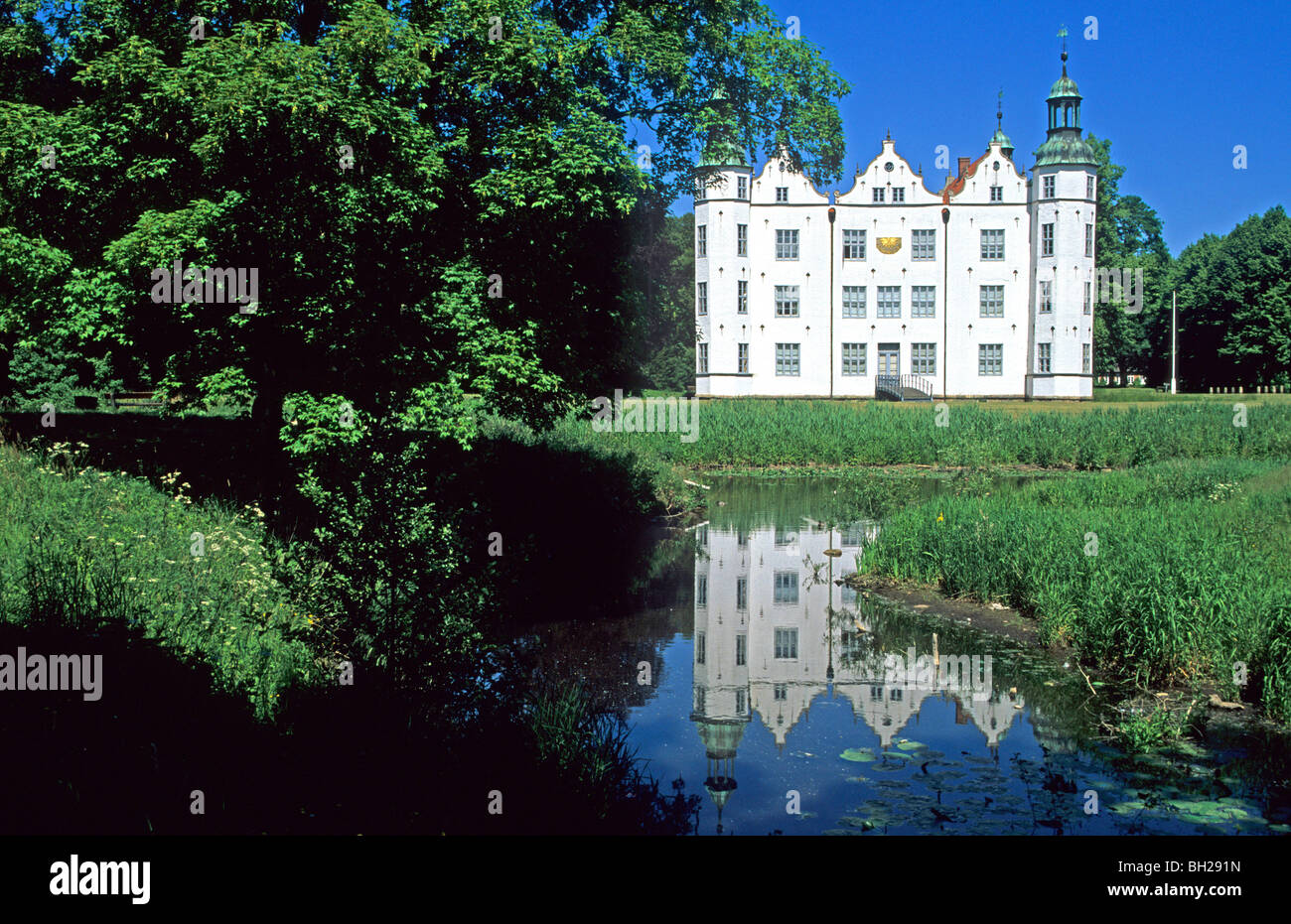 Ahrensburg Castle, Schleswig-Holstein, Germany Stock Photo - Alamy