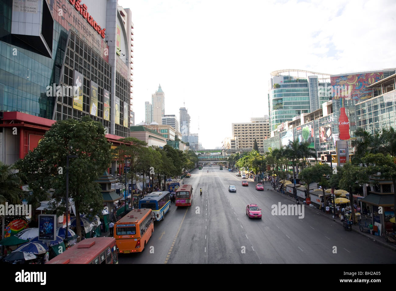 Thanon Ratchadamri , Bangkok Thailand Stock Photo - Alamy