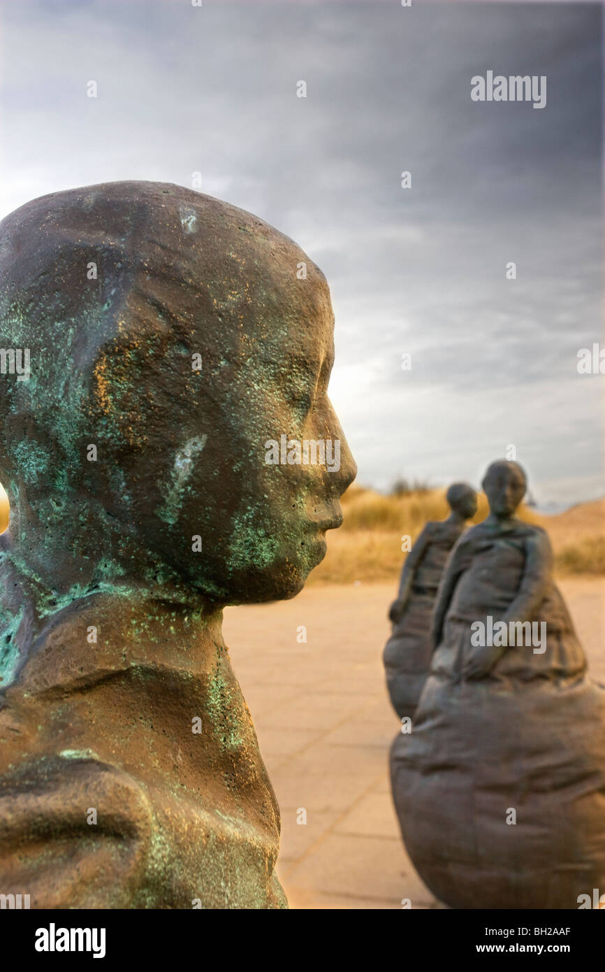 The Conversation Piece statues in South Shields Stock Photo - Alamy