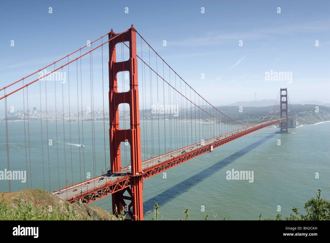 Bridge gate golden hi-res stock photography and images - Alamy