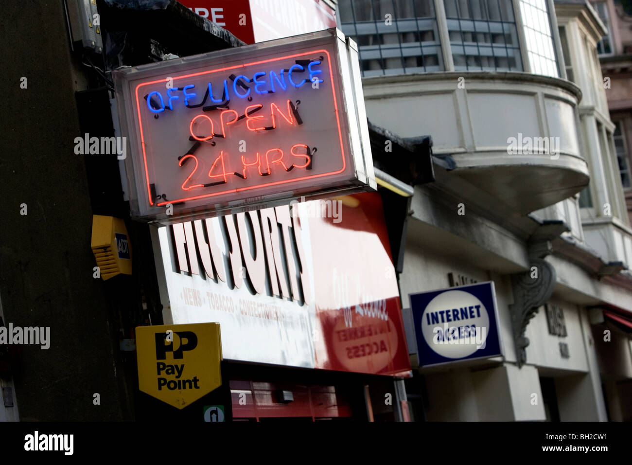 Off licence license hi-res stock photography and images - Alamy