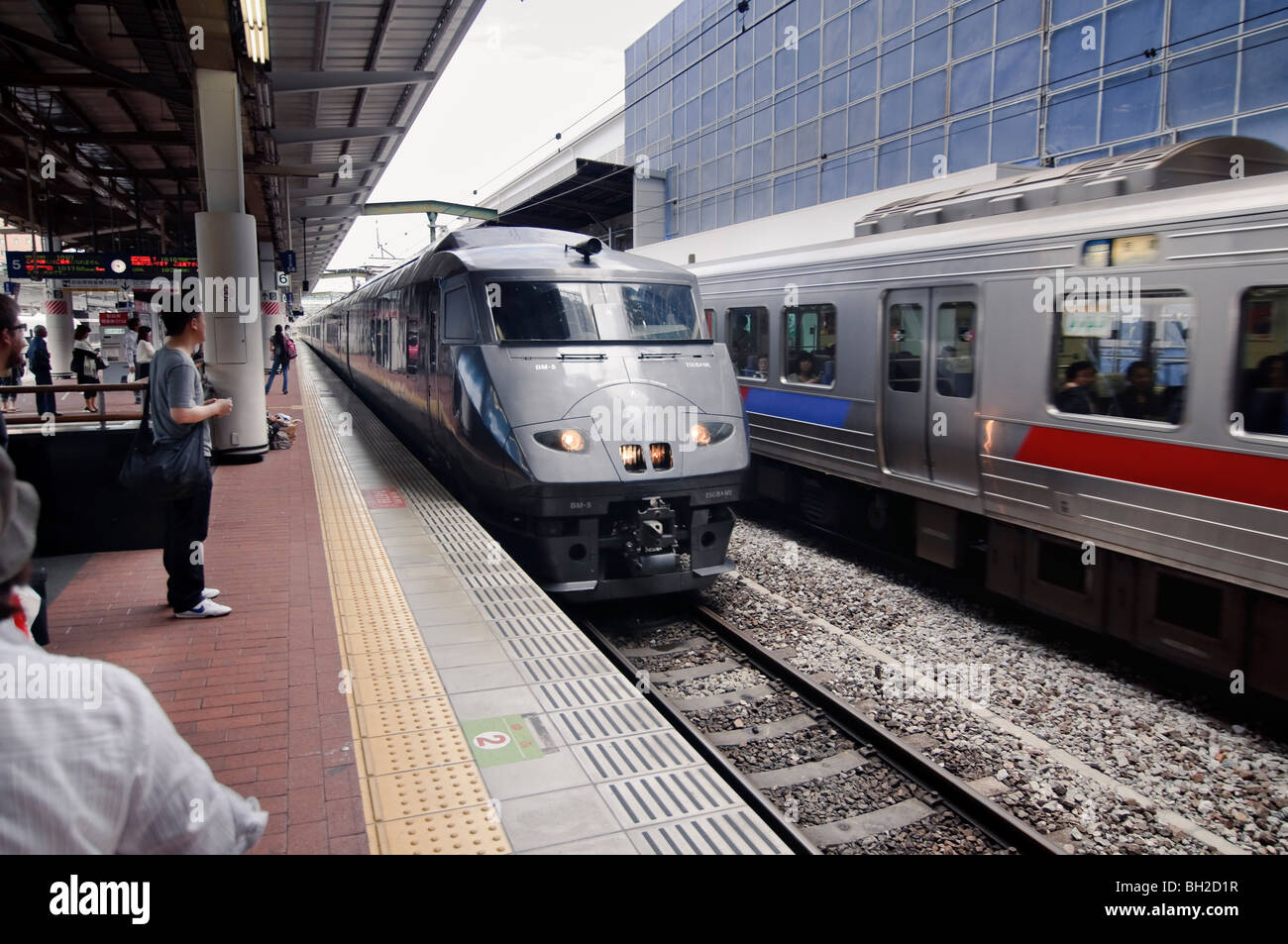 Old bullet train hi-res stock photography and images - Alamy