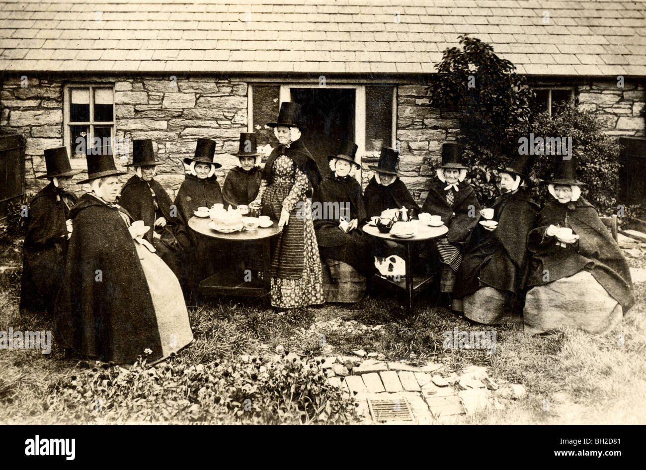 Victorian tea party hi-res stock photography and images - Alamy