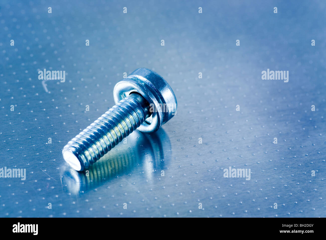 Metal plate shape screw hi-res stock photography and images - Alamy