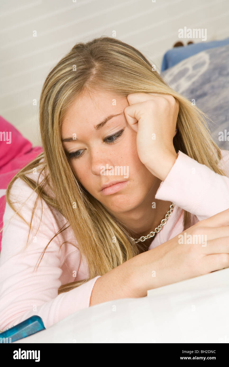 Depressed teenage girl Stock Photo - Alamy